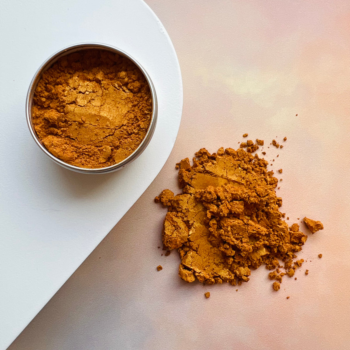 Egyptian Gold floating powder – Make It Amazing